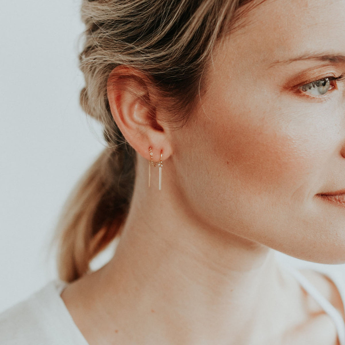 Minimal Tinsel Ear Thread Earrings